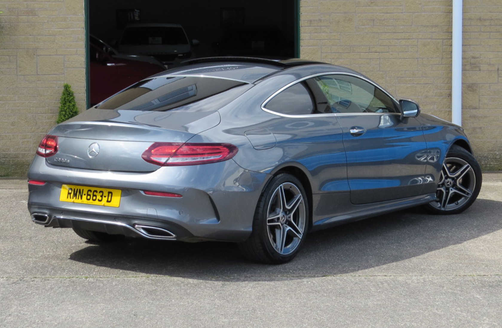 Mercedes C220d-A AMG Line Premium Plus Coupe (Facelift Model) - Brent ...